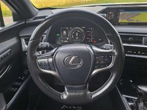 Grey Lexus UX 250h 2020 in Siauliai, with an engine capacity of 1.99 L and mileage of 150 thousand km for 21950 €, photo 32 on AUTOMOTO.COM.LV