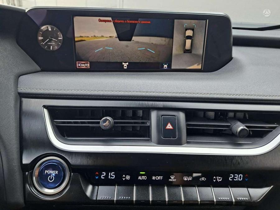 Grey Lexus UX 250h 2020 in Siauliai, with an engine capacity of 1.99 L and mileage of 150 thousand km for 21950 €, photo 40 on AUTOMOTO.COM.LV