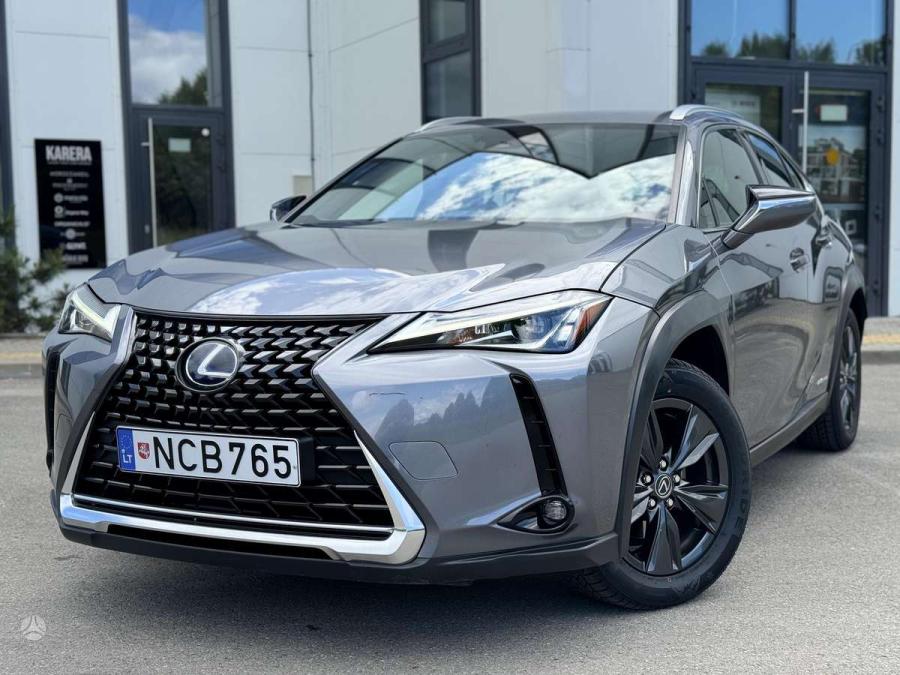 Grey Lexus UX 250h 2020 in Kaunas, with an engine capacity of 1.99 L and mileage of 158 thousand km for 19950 €, photo 1 on AUTOMOTO.COM.LV