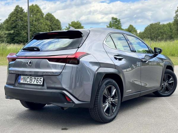 Pelēks Lexus UX 250h 2020 Kauņa, ar dzinēja tilpumu 1.99 L un nobraukumu 158 tūkst. km par 19950 €, foto 9 vietnē AUTOMOTO.COM.LV