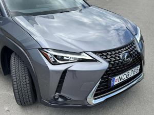 Grey Lexus UX 250h 2020 in Kaunas, with an engine capacity of 1.99 L and mileage of 158 thousand km for 19950 €, photo 11 on AUTOMOTO.COM.LV