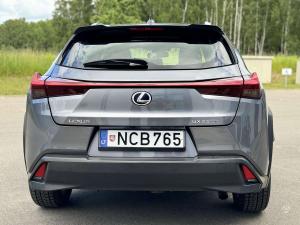 Grey Lexus UX 250h 2020 in Kaunas, with an engine capacity of 1.99 L and mileage of 158 thousand km for 19950 €, photo 14 on AUTOMOTO.COM.LV