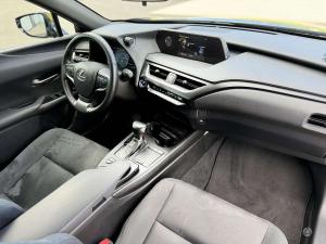 Grey Lexus UX 250h 2020 in Kaunas, with an engine capacity of 1.99 L and mileage of 158 thousand km for 19950 €, photo 19 on AUTOMOTO.COM.LV