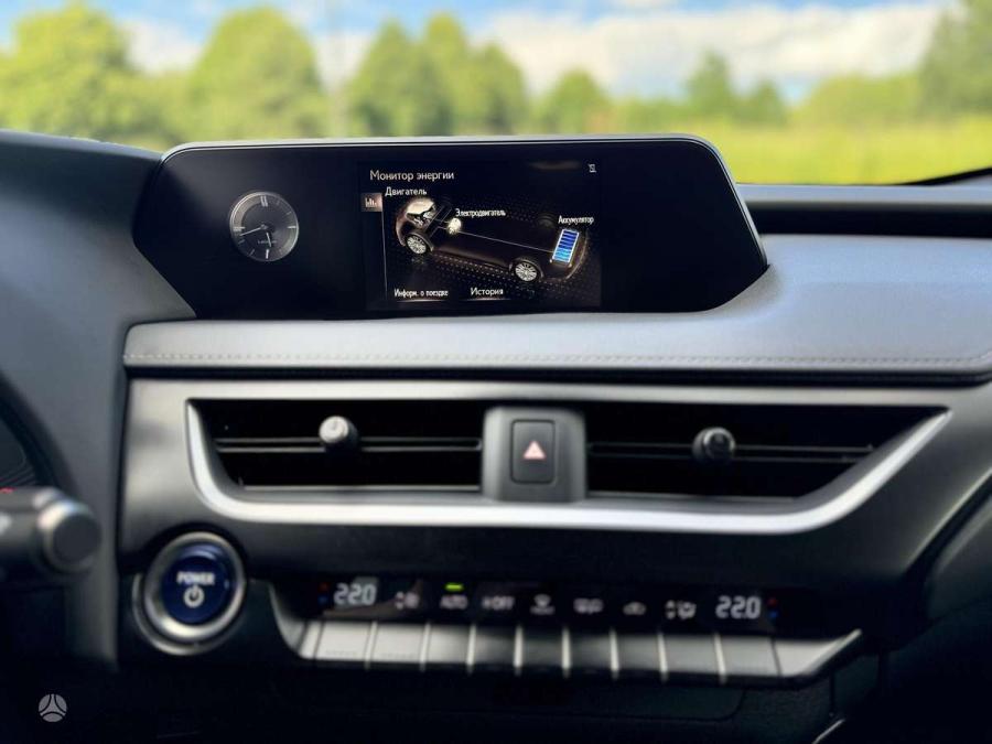 Grey Lexus UX 250h 2020 in Kaunas, with an engine capacity of 1.99 L and mileage of 158 thousand km for 19950 €, photo 25 on AUTOMOTO.COM.LV