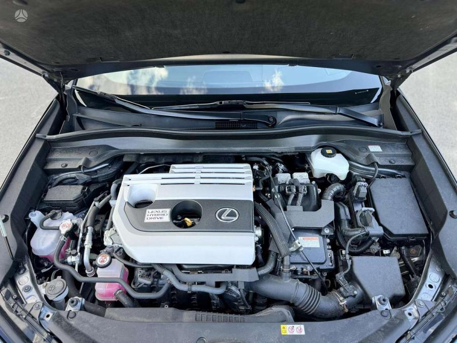 Grey Lexus UX 250h 2020 in Kaunas, with an engine capacity of 1.99 L and mileage of 158 thousand km for 19950 €, photo 31 on AUTOMOTO.COM.LV