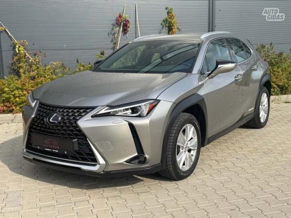 Pelēks Lexus UX 250h 2020 Viļņa, ar dzinēja tilpumu 2.00 L un nobraukumu 144 tūkst. km par 20900 €, foto 1 vietnē AUTOMOTO.COM.LV