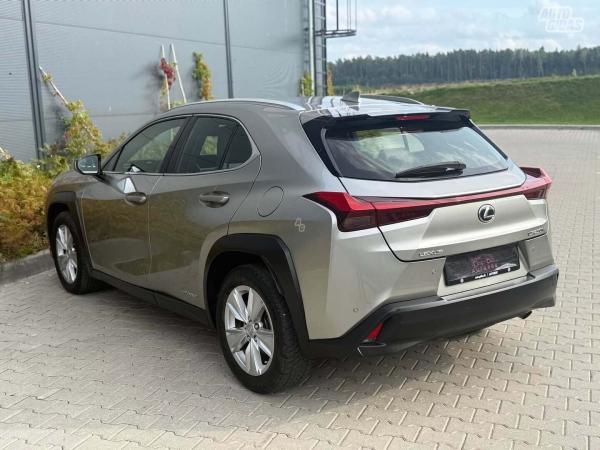 Pelēks Lexus UX 250h 2020 Viļņa, ar dzinēja tilpumu 2.00 L un nobraukumu 144 tūkst. km par 20900 €, foto 11 vietnē AUTOMOTO.COM.LV