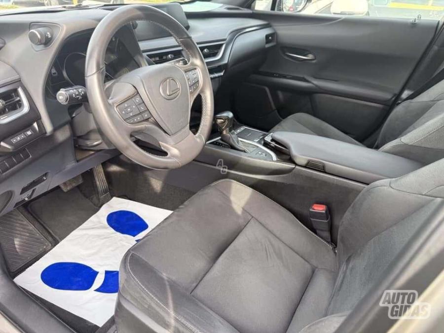Pelēks Lexus UX 250h 2020 Viļņa, ar dzinēja tilpumu 2.00 L un nobraukumu 144 tūkst. km par 21500 €, foto 12 vietnē AUTOMOTO.COM.LV