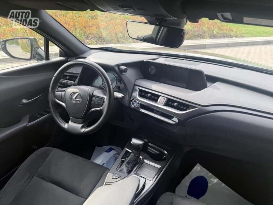Pelēks Lexus UX 250h 2020 Viļņa, ar dzinēja tilpumu 2.00 L un nobraukumu 144 tūkst. km par 21500 €, foto 14 vietnē AUTOMOTO.COM.LV
