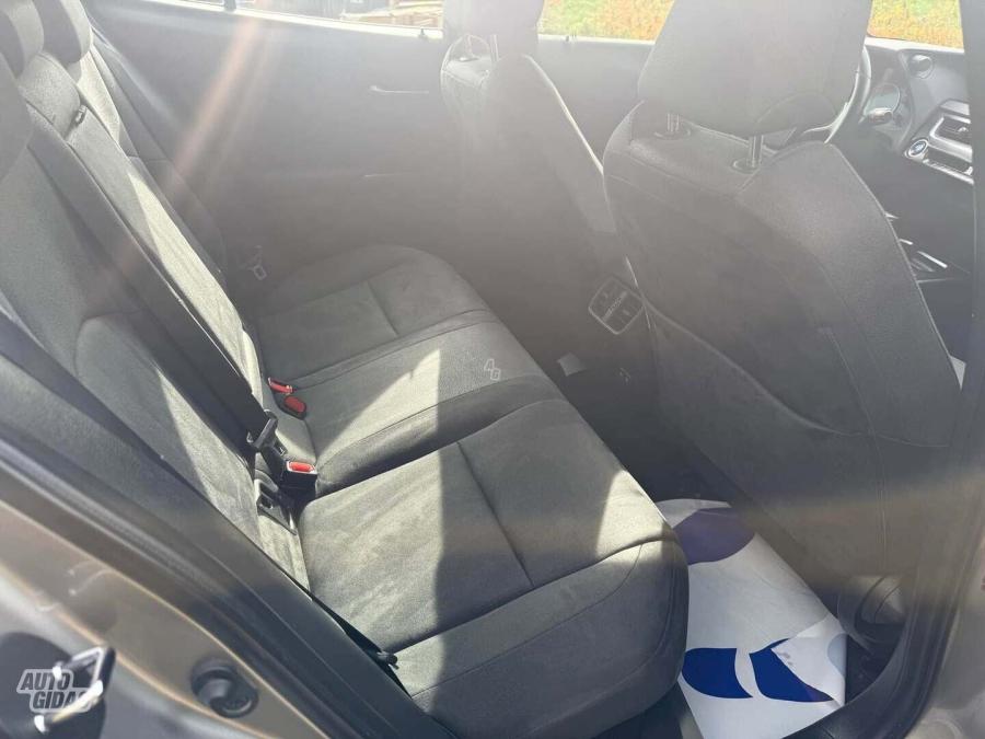 Pelēks Lexus UX 250h 2020 Viļņa, ar dzinēja tilpumu 2.00 L un nobraukumu 144 tūkst. km par 21500 €, foto 15 vietnē AUTOMOTO.COM.LV