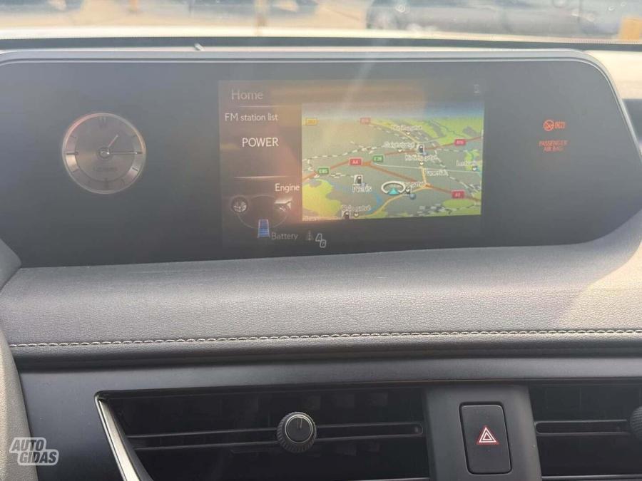 Pelēks Lexus UX 250h 2020 Viļņa, ar dzinēja tilpumu 2.00 L un nobraukumu 144 tūkst. km par 21500 €, foto 18 vietnē AUTOMOTO.COM.LV
