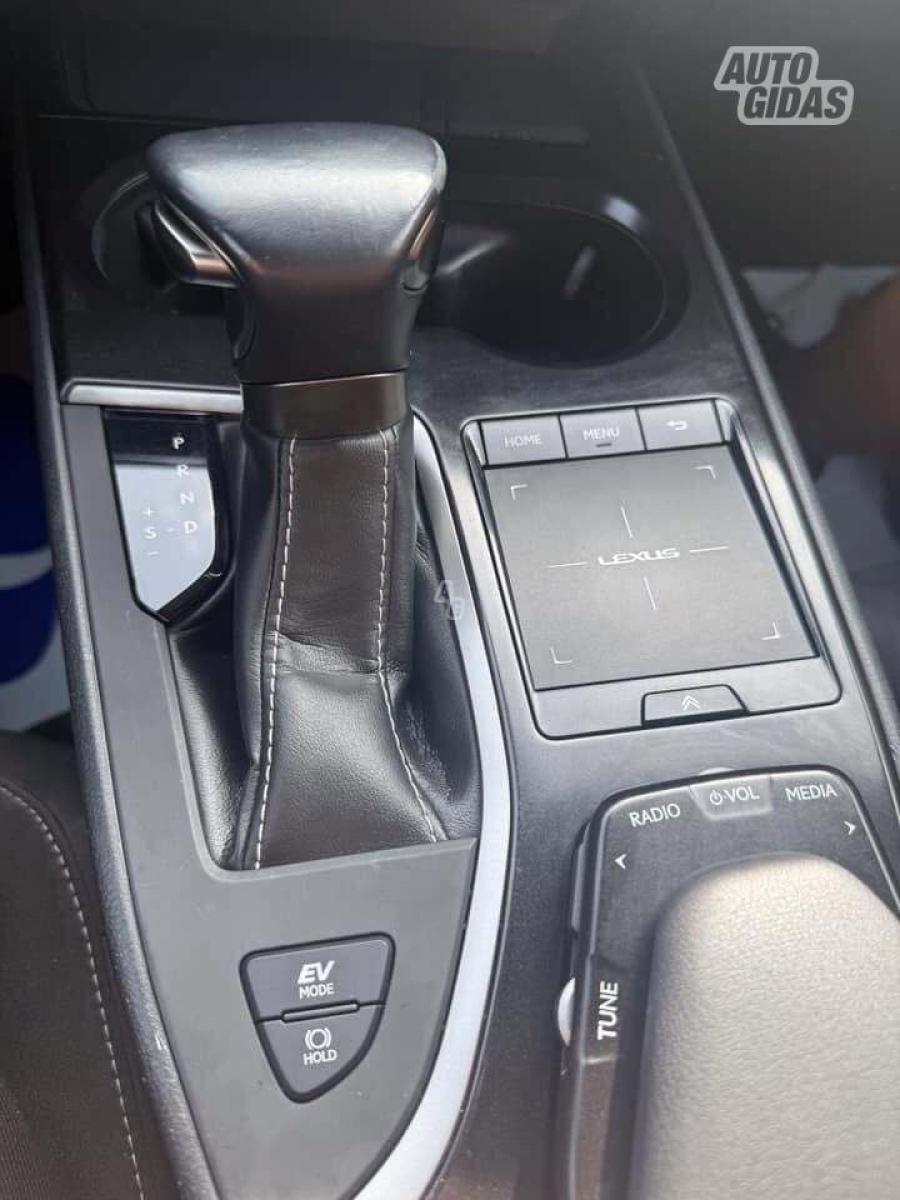 Pelēks Lexus UX 250h 2020 Viļņa, ar dzinēja tilpumu 2.00 L un nobraukumu 144 tūkst. km par 21500 €, foto 23 vietnē AUTOMOTO.COM.LV
