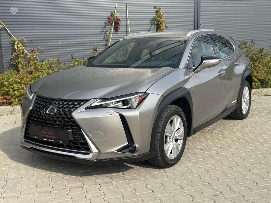 Pelēks Lexus UX 250h 2020 Viļņa, ar dzinēja tilpumu 1.99 L un nobraukumu 144 tūkst. km par 20800 €, foto 1 vietnē AUTOMOTO.COM.LV