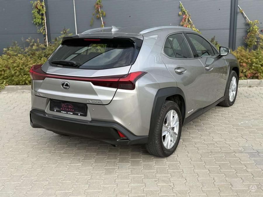 Pelēks Lexus UX 250h 2020 Viļņa, ar dzinēja tilpumu 1.99 L un nobraukumu 144 tūkst. km par 20800 €, foto 11 vietnē AUTOMOTO.COM.LV