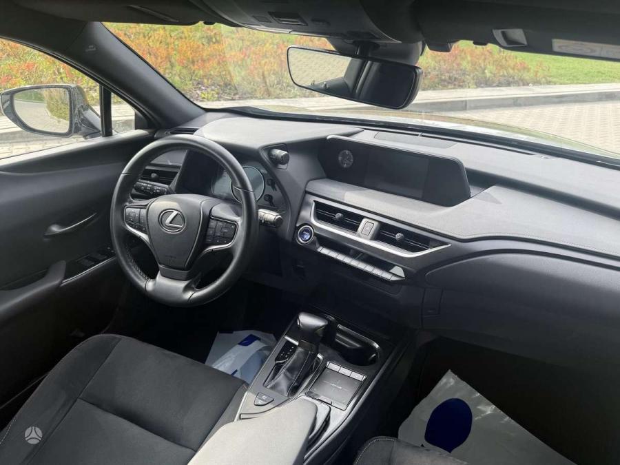 Pelēks Lexus UX 250h 2020 Viļņa, ar dzinēja tilpumu 1.99 L un nobraukumu 144 tūkst. km par 20800 €, foto 13 vietnē AUTOMOTO.COM.LV