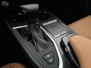 Pelēks Lexus UX 250h 2020 Avižieniai, ar dzinēja tilpumu 2.00 L un nobraukumu 181 tūkst. km par 20550 €, foto 24 vietnē AUTOMOTO.COM.LV