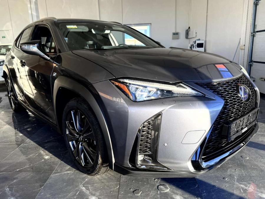 Grey Lexus UX 250h 2021 in Panevezys, with an engine capacity of 1.99 L and mileage of 108 thousand km for 25500 €, photo 2 on AUTOMOTO.COM.LV