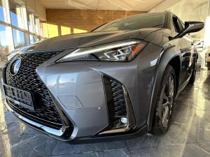 Grey Lexus UX 250h 2021 in Panevezys, with an engine capacity of 1.99 L and mileage of 108 thousand km for 25500 €, photo 6 on AUTOMOTO.COM.LV