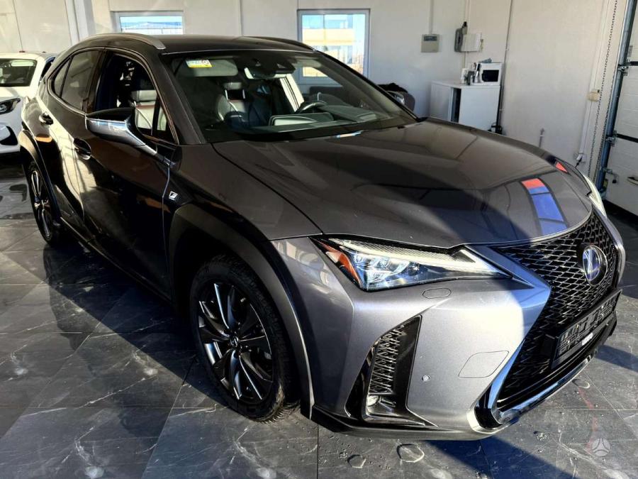 Grey Lexus UX 250h 2021 in Panevezys, with an engine capacity of 1.99 L and mileage of 108 thousand km for 25500 €, photo 7 on AUTOMOTO.COM.LV