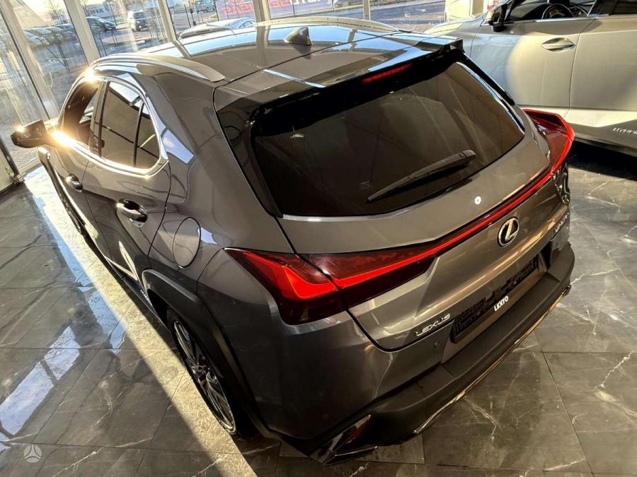 Grey Lexus UX 250h 2021 in Panevezys, with an engine capacity of 1.99 L and mileage of 108 thousand km for 25500 €, photo 10 on AUTOMOTO.COM.LV
