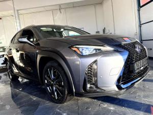 Grey Lexus UX 250h 2021 in Panevezys, with an engine capacity of 1.99 L and mileage of 108 thousand km for 25500 €, photo 11 on AUTOMOTO.COM.LV