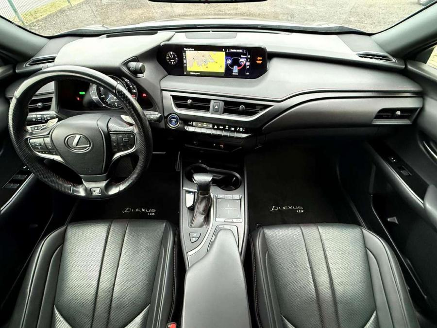 Grey Lexus UX 250h 2021 in Panevezys, with an engine capacity of 1.99 L and mileage of 108 thousand km for 25500 €, photo 15 on AUTOMOTO.COM.LV