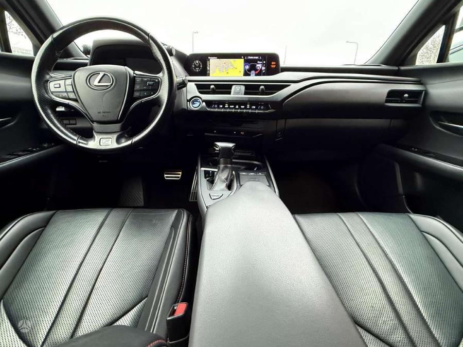 Grey Lexus UX 250h 2021 in Panevezys, with an engine capacity of 1.99 L and mileage of 108 thousand km for 25500 €, photo 17 on AUTOMOTO.COM.LV