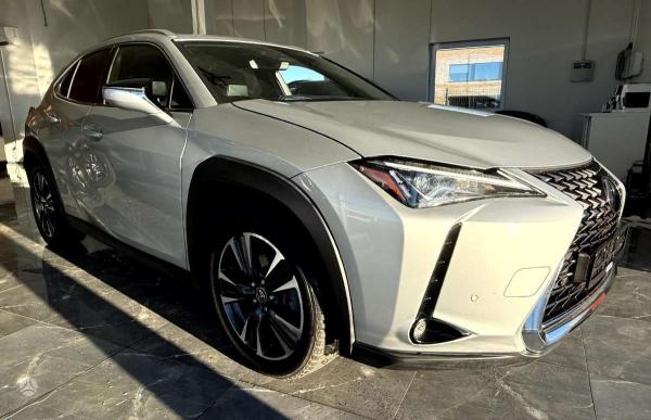 Pelēks Lexus UX 250h 2021 Panevēža, ar dzinēja tilpumu 2.00 L un nobraukumu 85 tūkst. km par 24500 €, foto 1 vietnē AUTOMOTO.COM.LV