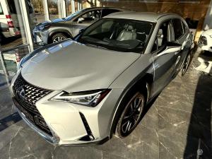 Grey Lexus UX 250h 2021 in Panevezys, with an engine capacity of 2.00 L and mileage of 85 thousand km for 24500 €, photo 2 on AUTOMOTO.COM.LV