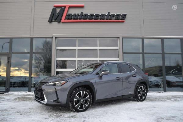 Grey Lexus UX 250h 2021 in Vilnius, with an engine capacity of 1.99 L and mileage of 96 thousand km for 25000 €, photo 1 on AUTOMOTO.COM.LV