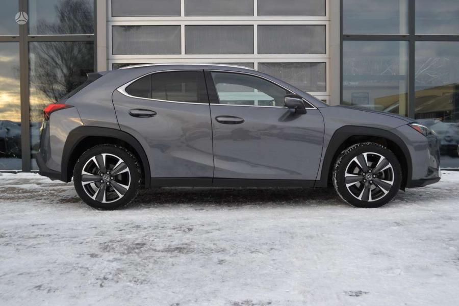 Pelēks Lexus UX 250h 2021 Viļņa, ar dzinēja tilpumu 1.99 L un nobraukumu 96 tūkst. km par 25000 €, foto 6 vietnē AUTOMOTO.COM.LV