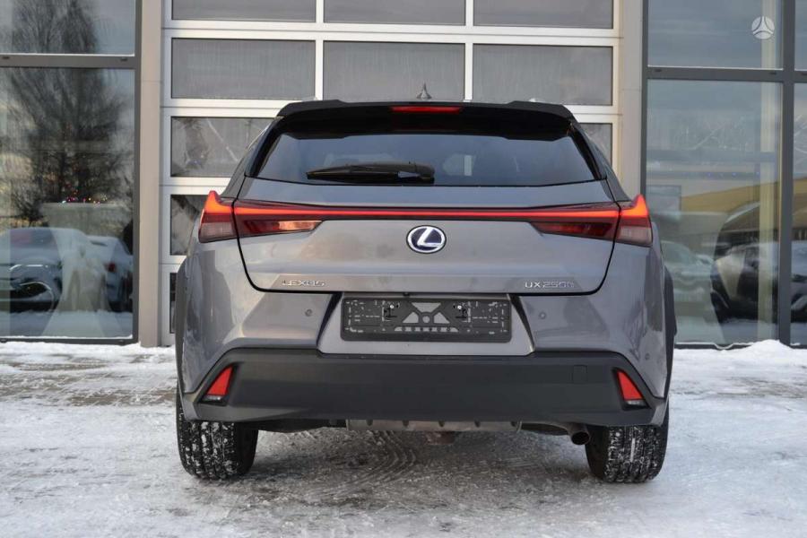 Pelēks Lexus UX 250h 2021 Viļņa, ar dzinēja tilpumu 1.99 L un nobraukumu 96 tūkst. km par 25000 €, foto 9 vietnē AUTOMOTO.COM.LV