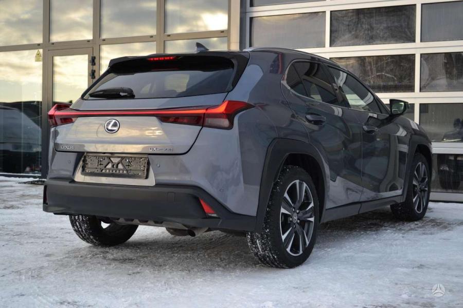Pelēks Lexus UX 250h 2021 Viļņa, ar dzinēja tilpumu 1.99 L un nobraukumu 96 tūkst. km par 25000 €, foto 10 vietnē AUTOMOTO.COM.LV