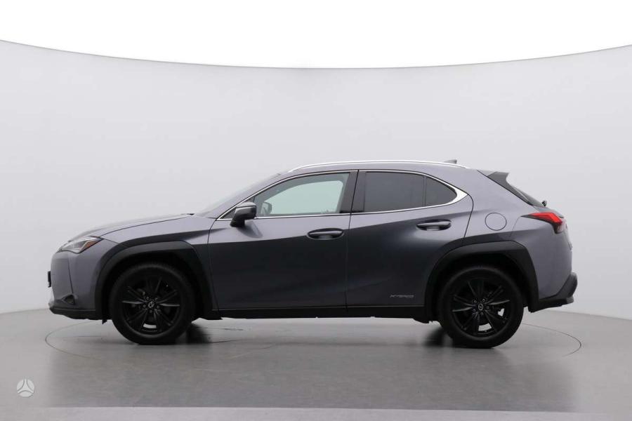 Grey Lexus UX 250h 2021 in Vilnius, with an engine capacity of 1.99 L and mileage of 120 thousand km for 24900 €, photo 4 on AUTOMOTO.COM.LV