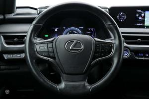 Grey Lexus UX 250h 2021 in Vilnius, with an engine capacity of 1.99 L and mileage of 120 thousand km for 24900 €, photo 13 on AUTOMOTO.COM.LV