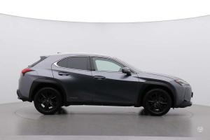 Grey Lexus UX 250h 2021 in Vilnius, with an engine capacity of 1.99 L and mileage of 120 thousand km for 24900 €, photo 17 on AUTOMOTO.COM.LV