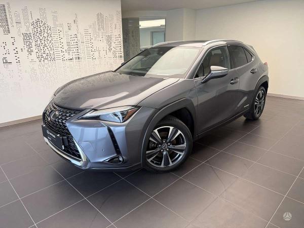 Grey Lexus UX 250h 2021 in Kaunas, with an engine capacity of 1.99 L and mileage of 51 thousand km for 29500 €, photo 1 on AUTOMOTO.COM.LV