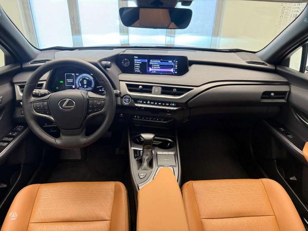 Grey Lexus UX 250h 2021 in Kaunas, with an engine capacity of 1.99 L and mileage of 51 thousand km for 29500 €, photo 7 on AUTOMOTO.COM.LV