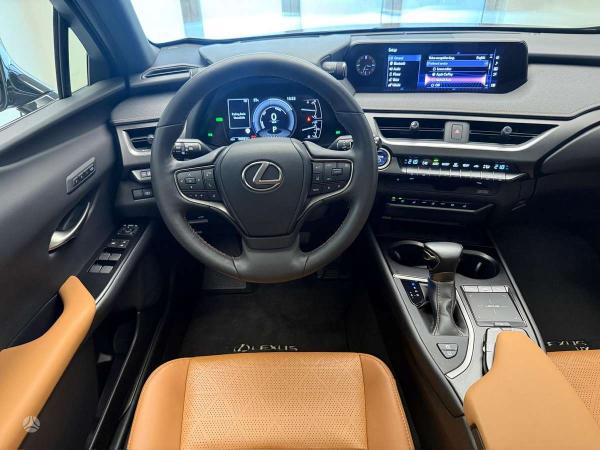 Grey Lexus UX 250h 2021 in Kaunas, with an engine capacity of 1.99 L and mileage of 51 thousand km for 29500 €, photo 8 on AUTOMOTO.COM.LV