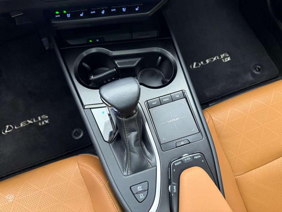 Pelēks Lexus UX 250h 2021 Kauņa, ar dzinēja tilpumu 1.99 L un nobraukumu 51 tūkst. km par 29500 €, foto 20 vietnē AUTOMOTO.COM.LV