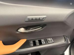 Pelēks Lexus UX 250h 2021 Kauņa, ar dzinēja tilpumu 1.99 L un nobraukumu 51 tūkst. km par 29500 €, foto 22 vietnē AUTOMOTO.COM.LV