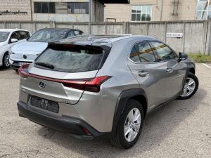 Grey Lexus UX 250h 2021 in Vilnius, with an engine capacity of 1.99 L and mileage of 115 thousand km for 19200 €, photo 8 on AUTOMOTO.COM.LV