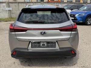Grey Lexus UX 250h 2021 in Vilnius, with an engine capacity of 1.99 L and mileage of 115 thousand km for 19200 €, photo 10 on AUTOMOTO.COM.LV