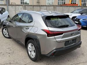 Grey Lexus UX 250h 2021 in Vilnius, with an engine capacity of 1.99 L and mileage of 115 thousand km for 19200 €, photo 12 on AUTOMOTO.COM.LV