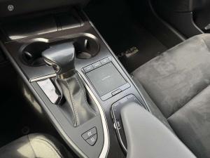 Grey Lexus UX 250h 2021 in Vilnius, with an engine capacity of 1.99 L and mileage of 115 thousand km for 19200 €, photo 19 on AUTOMOTO.COM.LV