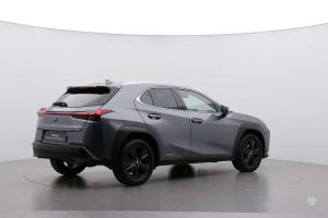 Grey Lexus UX 250h 2021 in Vilnius, with an engine capacity of 1.99 L and mileage of 120 thousand km for 24400 €, photo 3 on AUTOMOTO.COM.LV