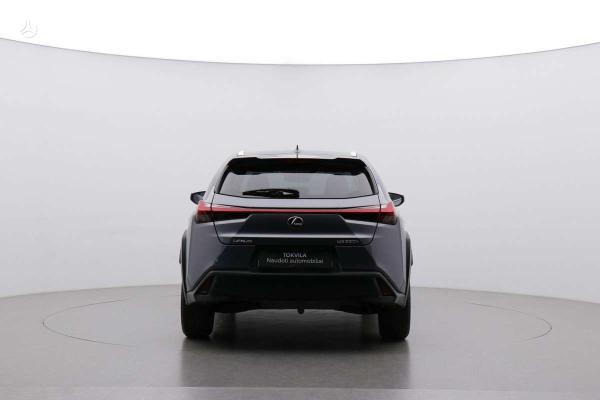 Lexus UX 250h 2021 in Vilnius on AUTOMOTO.COM.LV Grey Lexus UX 250h 2021 in Vilnius, with an engine capacity of 1.99 L and mileage of 120 thousand km for 24400 €, photo 5 on AUTOMOTO.COM.LV