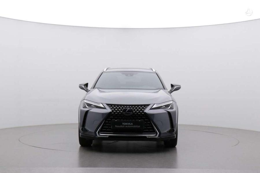 Grey Lexus UX 250h 2021 in Vilnius, with an engine capacity of 1.99 L and mileage of 120 thousand km for 24400 €, photo 6 on AUTOMOTO.COM.LV