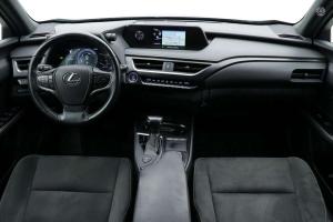 Grey Lexus UX 250h 2021 in Vilnius, with an engine capacity of 1.99 L and mileage of 120 thousand km for 24400 €, photo 7 on AUTOMOTO.COM.LV