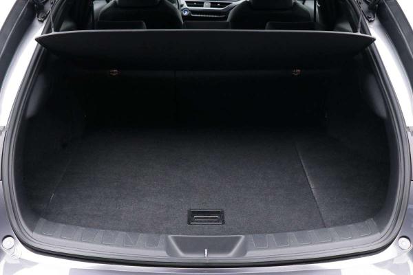 Lexus UX 250h 2021 in Vilnius on AUTOMOTO.COM.LV Grey Lexus UX 250h 2021 in Vilnius, with an engine capacity of 1.99 L and mileage of 120 thousand km for 24400 €, photo 11 on AUTOMOTO.COM.LV